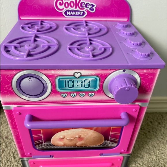 Cookeez | Toys | Cookeez Makery Toy Oven Cinnamon Bun Stuffy | Poshmark